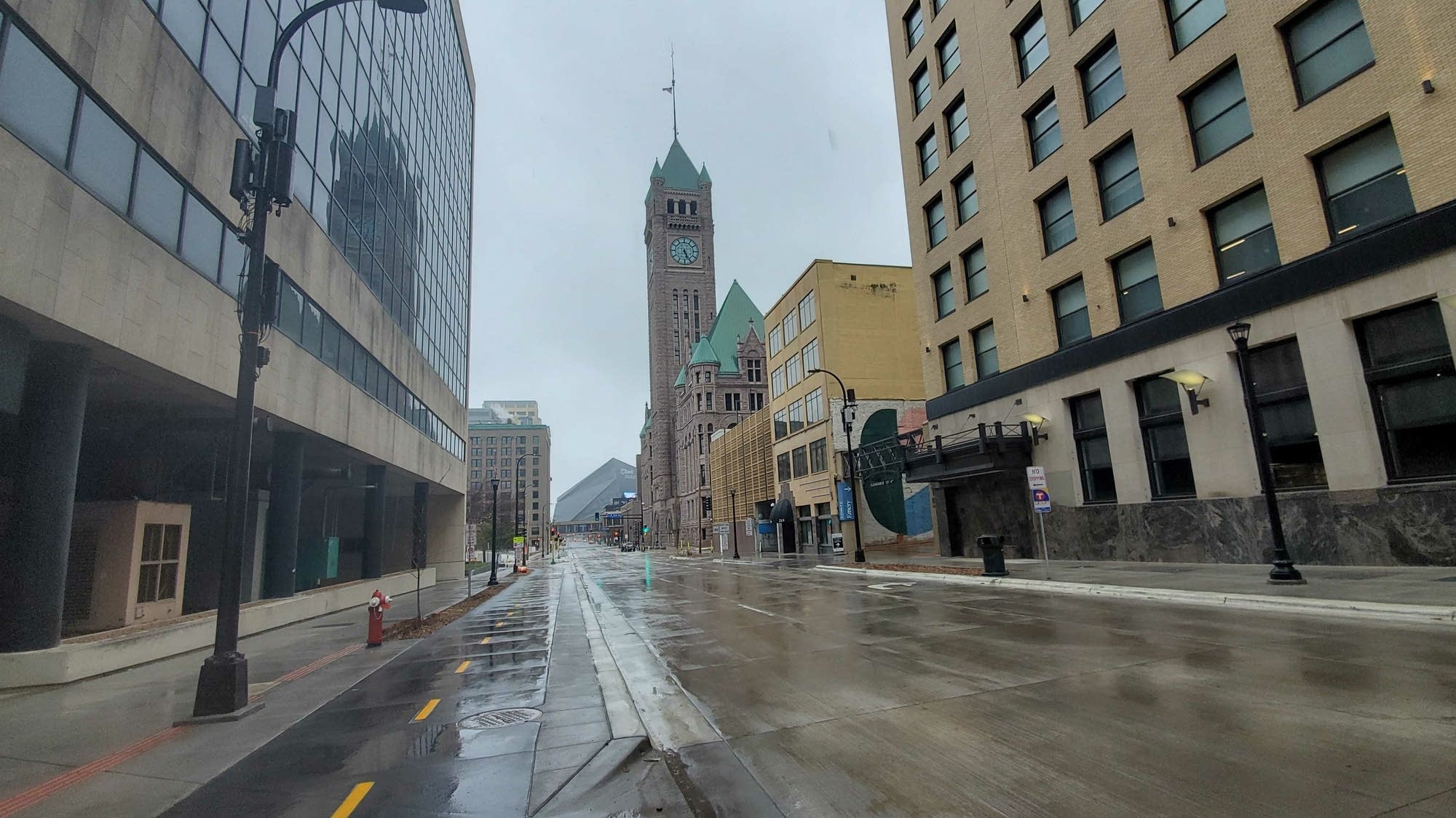 Rain and snow Sunday afternoon continues as snow up north overnight ...