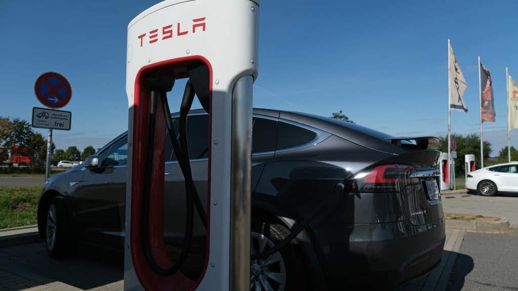 With GM and Ford embracing Tesla's EV charging technology, here's what ...