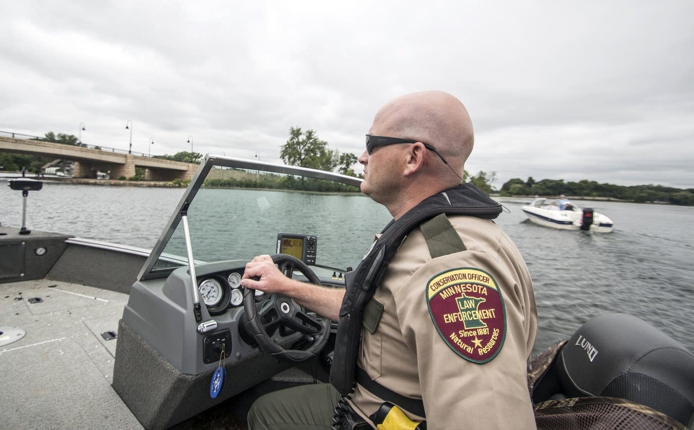 Officers stepping up patrols for drunken boaters this weekend | MPR News