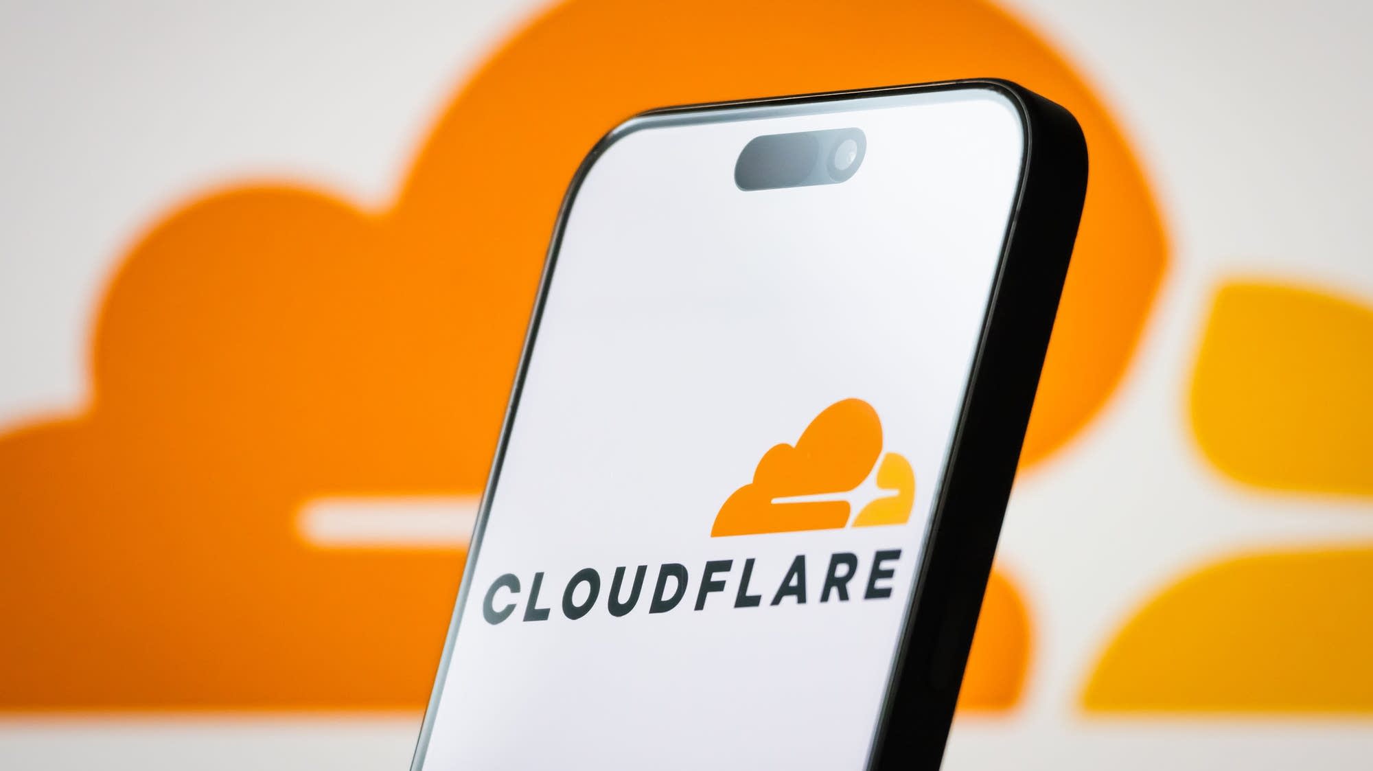 Cloudflare to block AI crawlers, helping web publishers