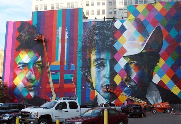 Towering, kaleidoscopic Dylan mural is now complete | MPR News