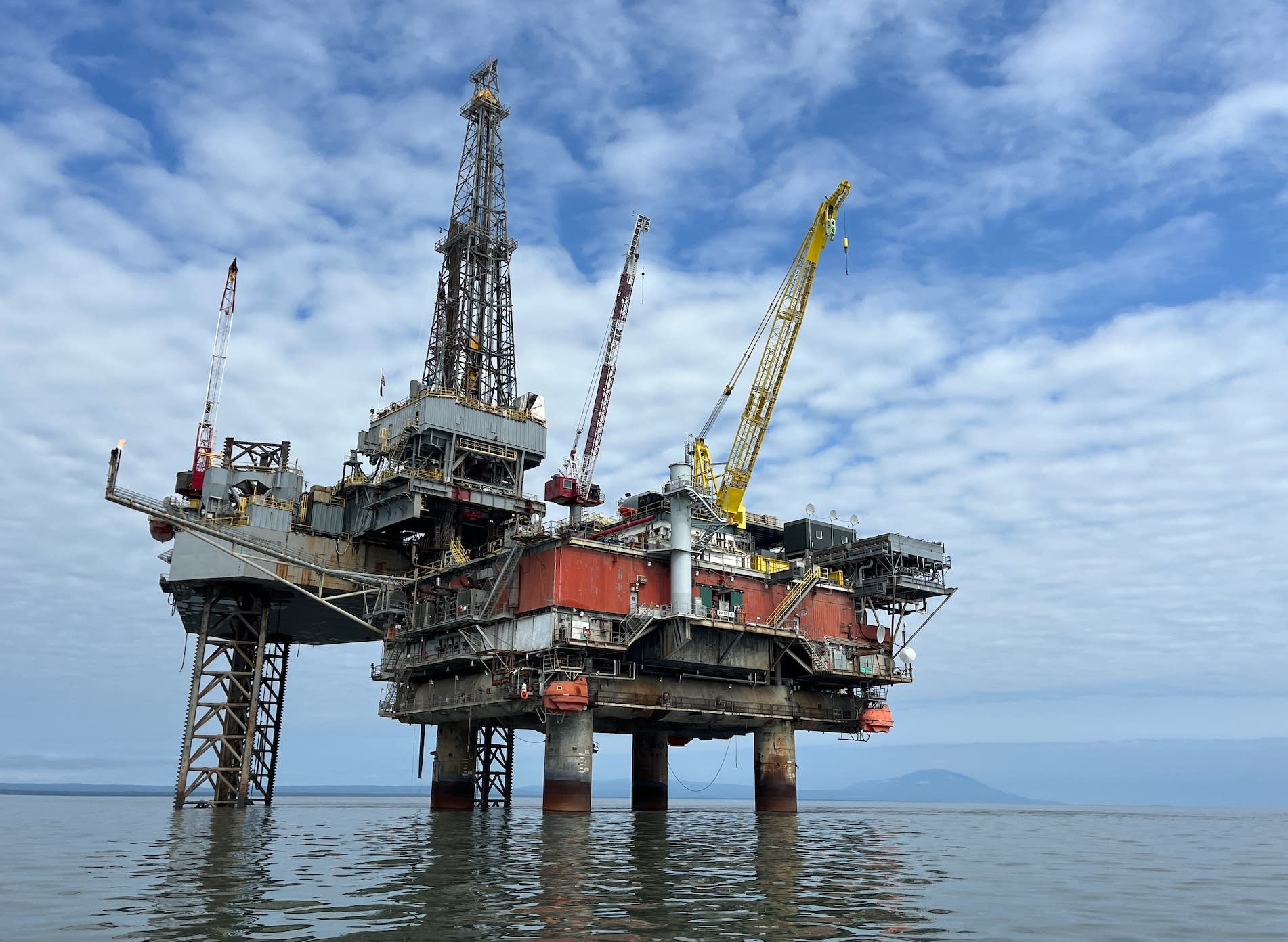 This oil platform stopped pumping 30 years ago. Alaska still won’t make ...