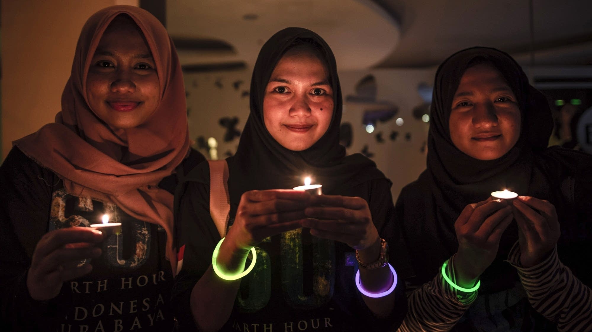 Cities around the world turn off lights to mark Earth Hour | MPR News