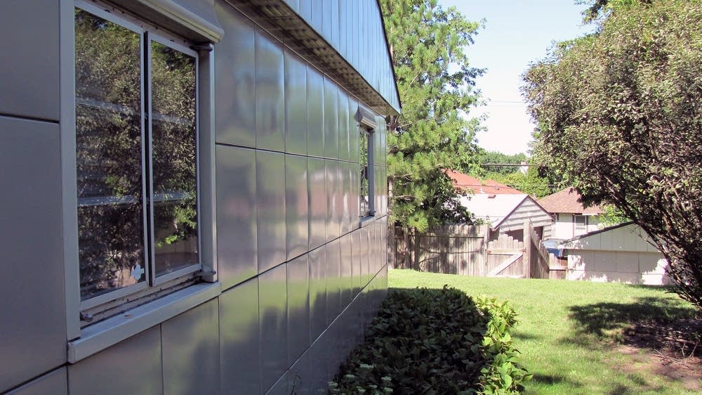 Living in a Lustron, the '50s 'house of the future' | MPR News
