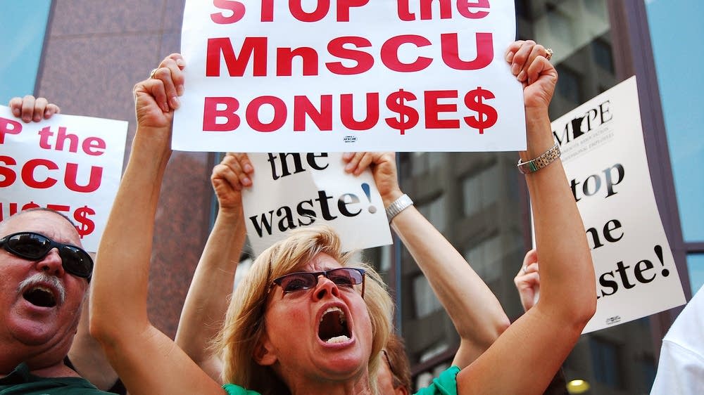 Union protests MnSCU chancellor's $40,000 bonus | MPR News