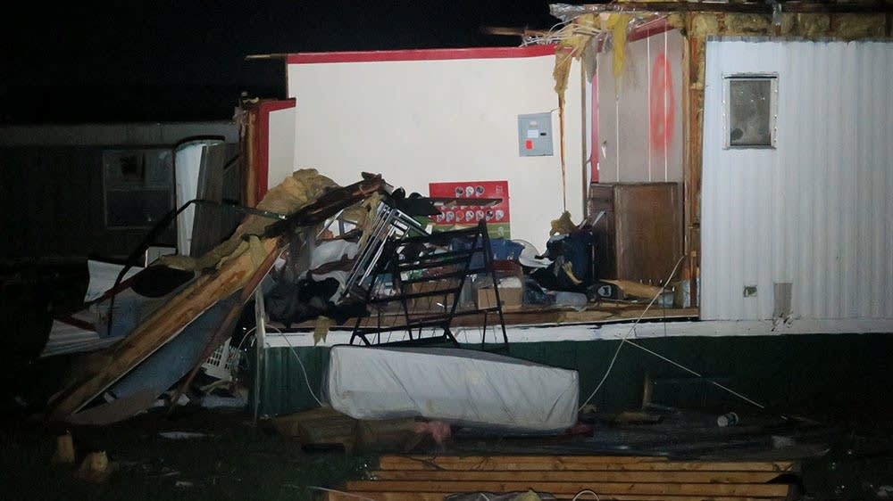 1 killed, 25 hurt after tornado levels Wis. mobile home park ...
