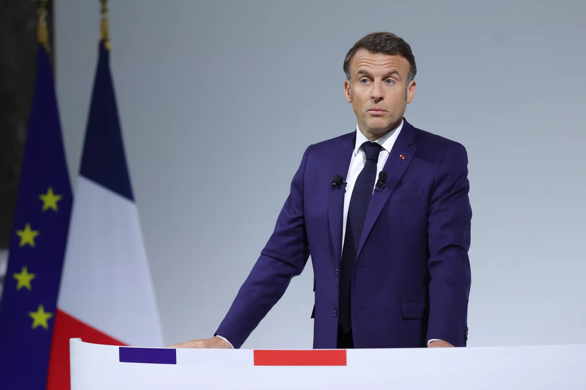 French President launches election campaign amid challenge from far right