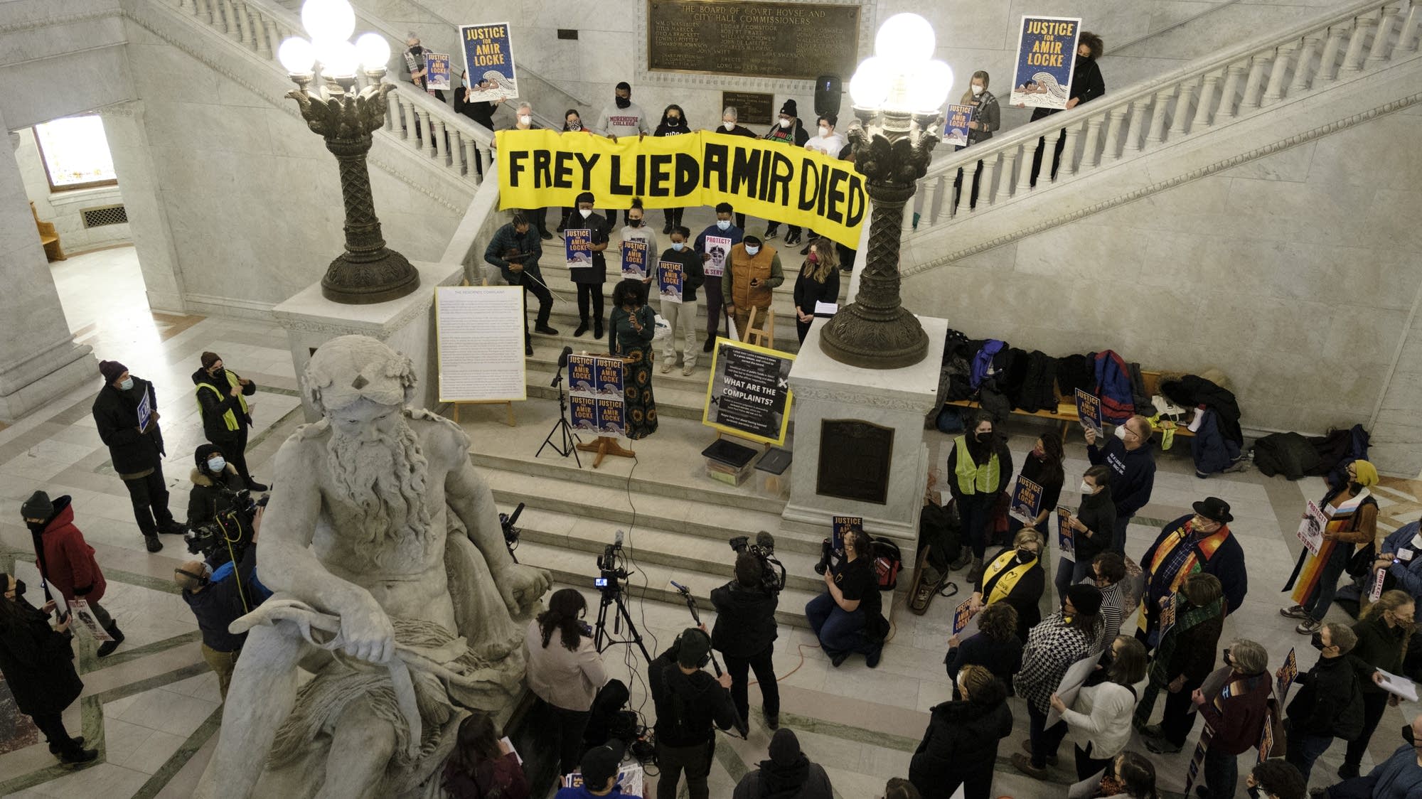 Dozens flood Mpls. City Hall with ethics complaints against Mayor Frey ...