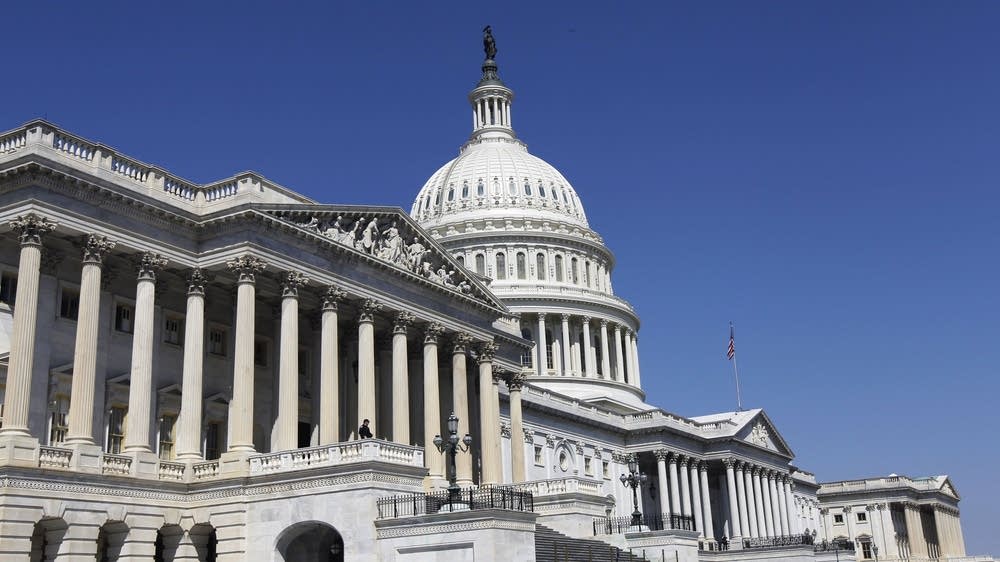 'Buffet Rule' plays into bigger debate over taxes and spending | MPR News