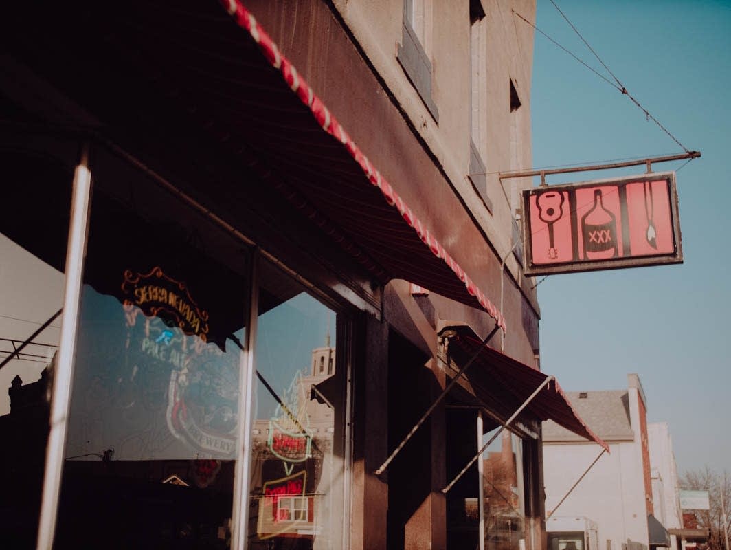 'It's deep': Ed's (No Name) Bar owners talk about COVID's impact