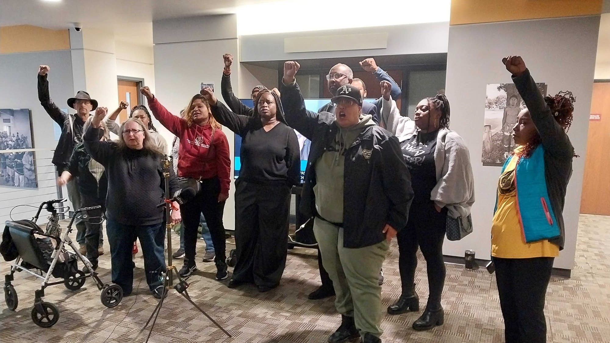 Minneapolis city officials plan independent review of police handling ...