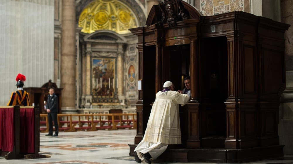 Pope confesses his sins in Vatican basilica | MPR News