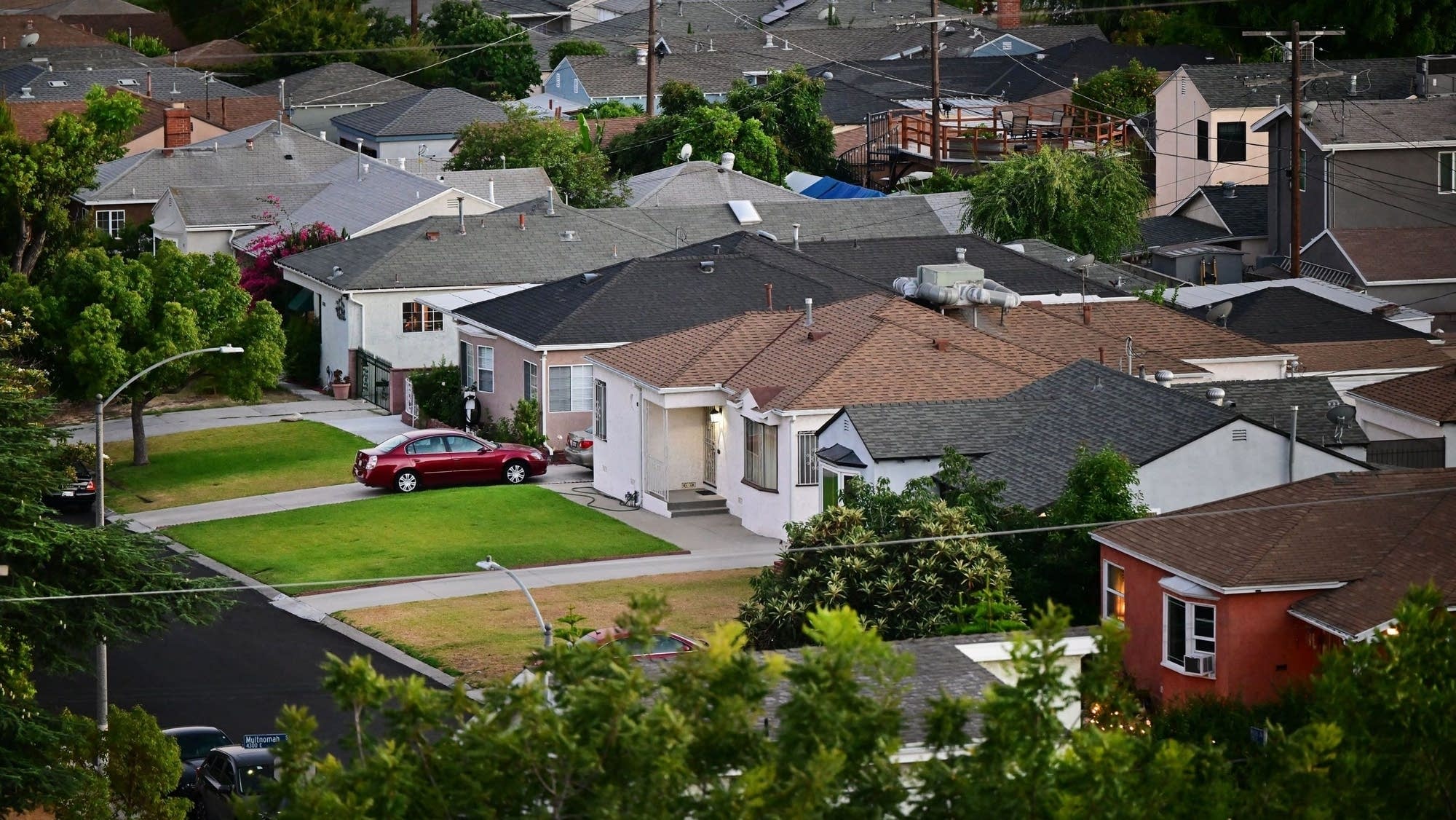 Wealth gap between homeowners and renters is huge, report says ...