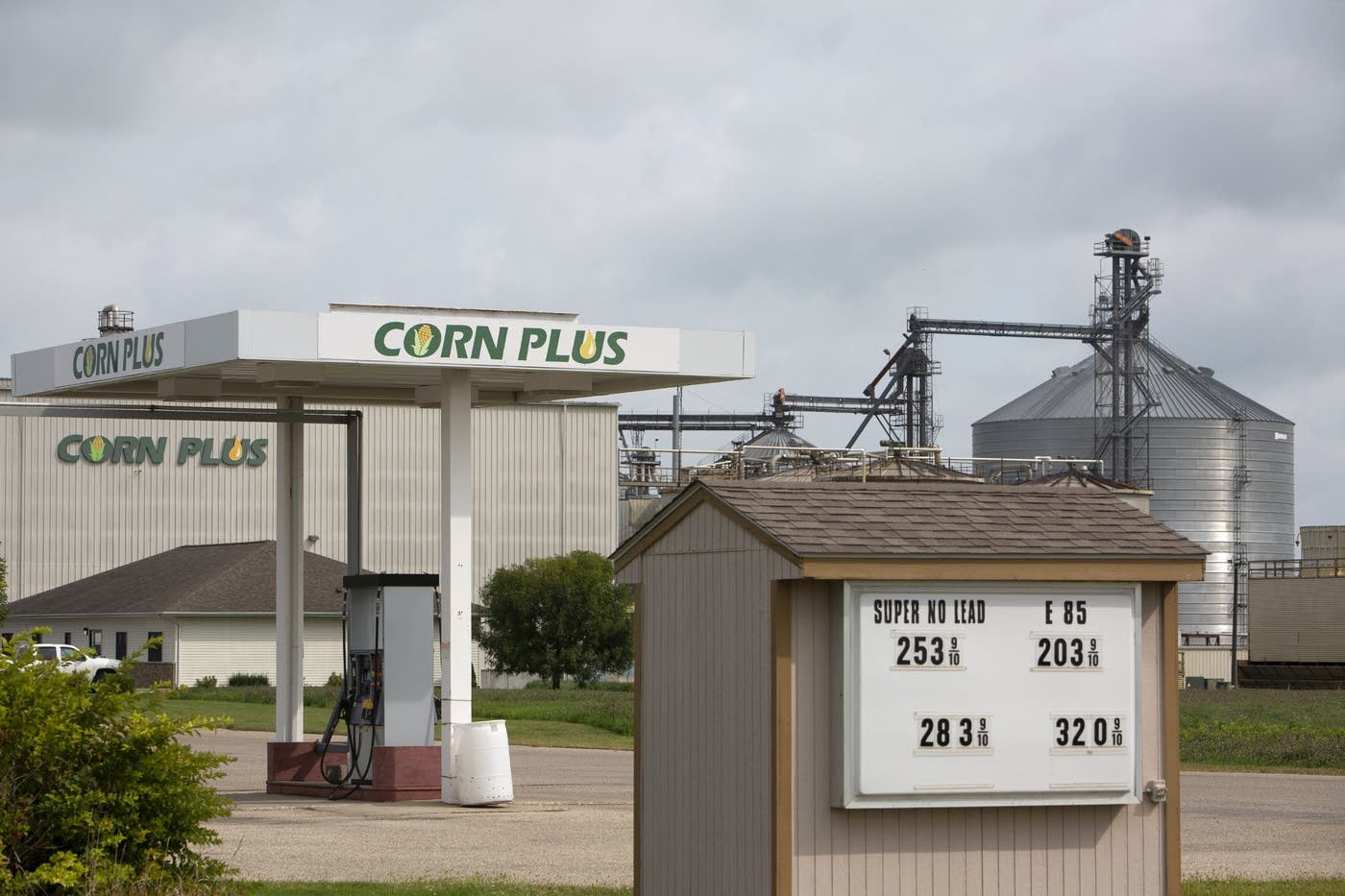 Grim economics wallop ethanol and corn producers | MPR News