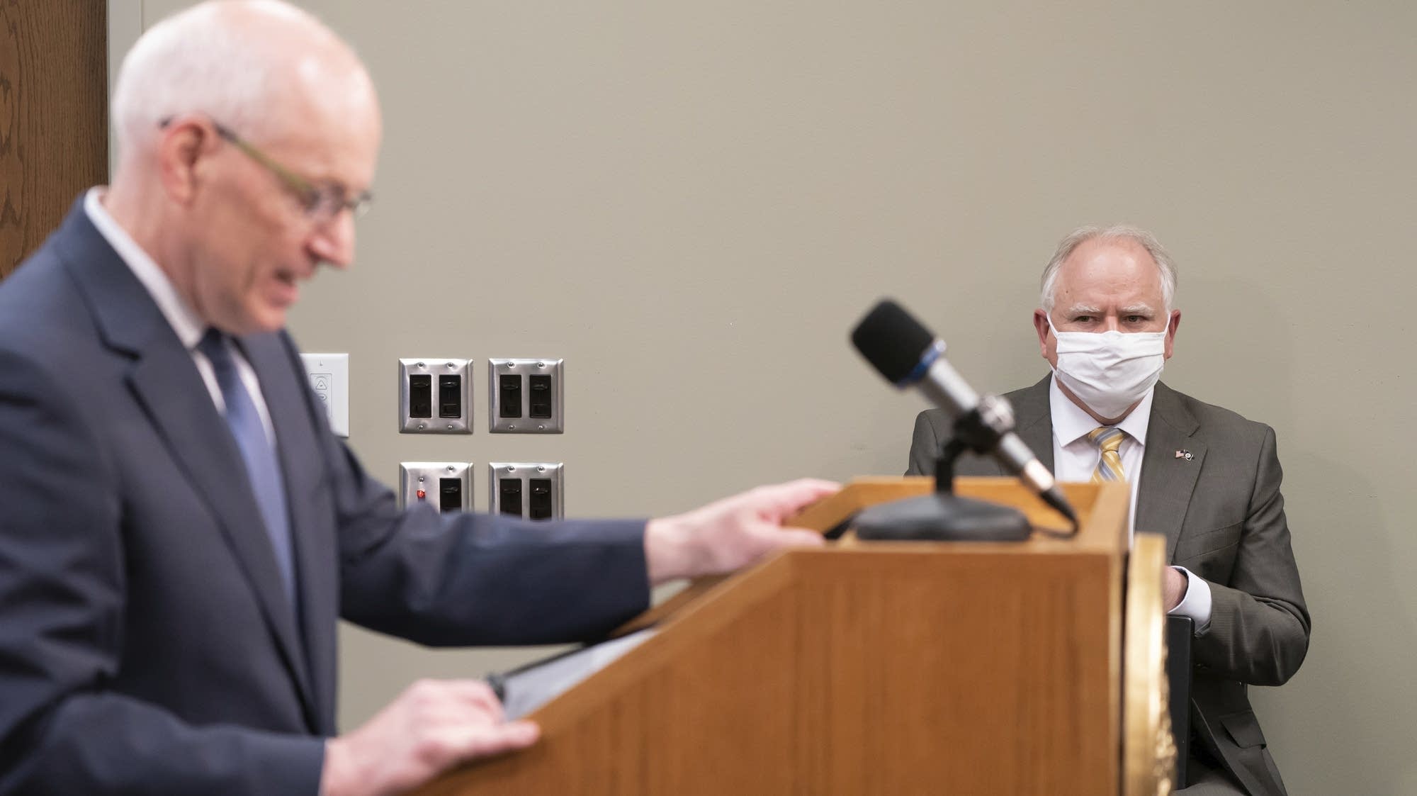 Walz pushes again for public works bill | MPR News