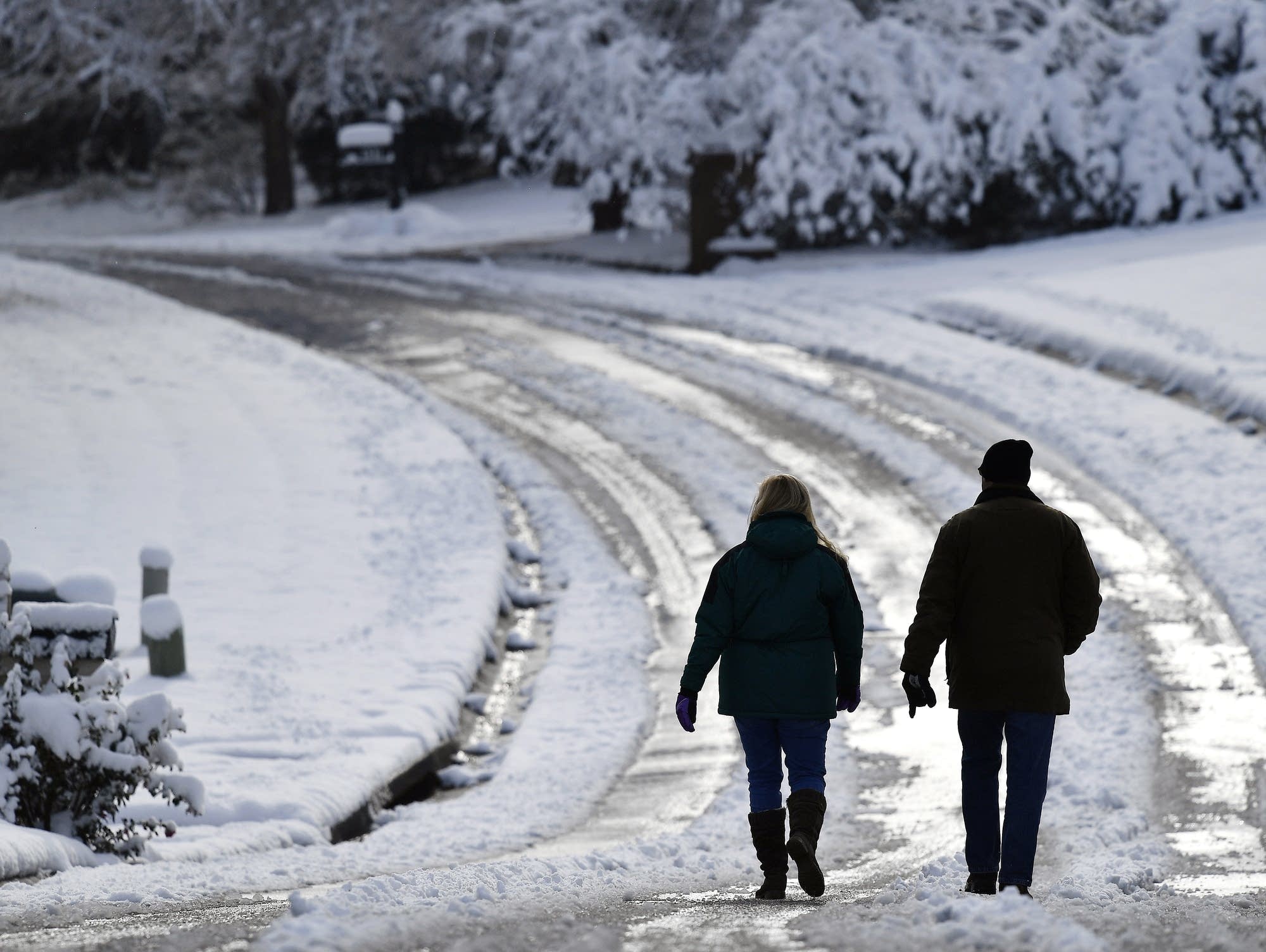 Snow slows or shuts down much of normally sunny Deep South | MPR News