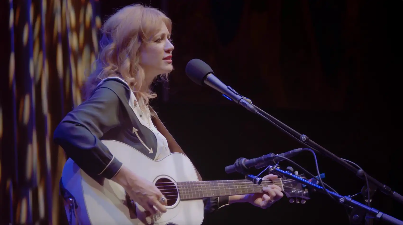 Nikki Lane plays songs, tells stories at Icehouse