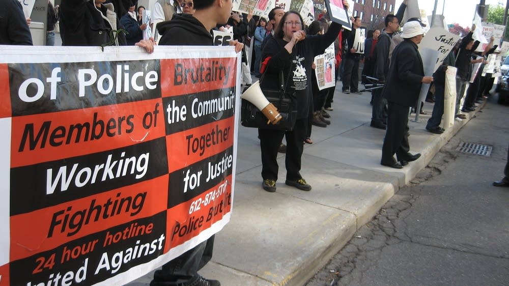 Settlement hearing draws rally for Fong Lee's family | MPR News