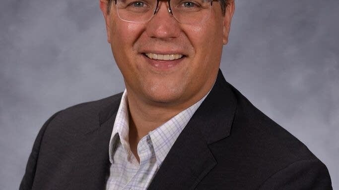 Mankato lawyer joins crowded DFL field in MN CD1 | MPR News