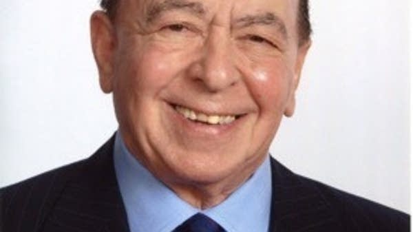 Twin Cities’ ‘peek-a-boo weatherman’ ZeVan dies at 82 | MPR News