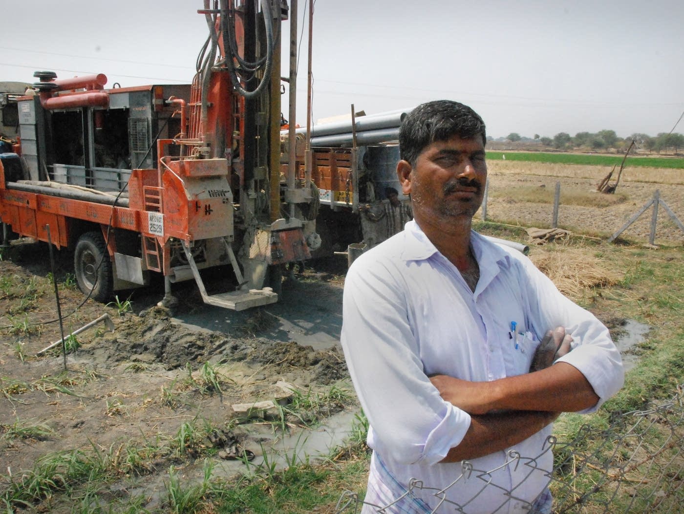 India: Delivering water by hand | Thirsty Planet | APM Reports