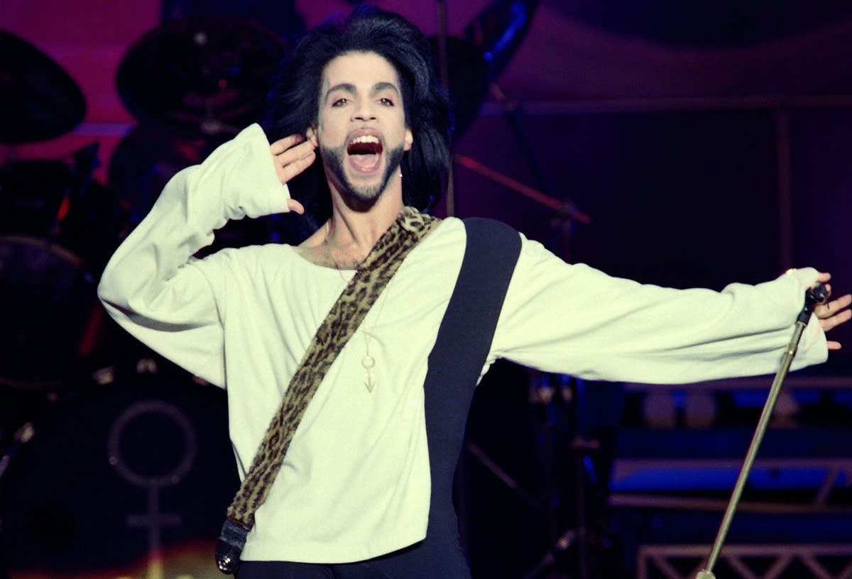University of Minnesota sets a date to award honorary degree to Prince
