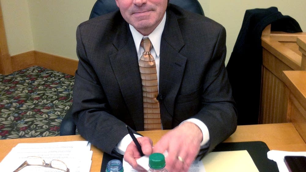 Red Wing mayor defends sand mine lobbying job | MPR News