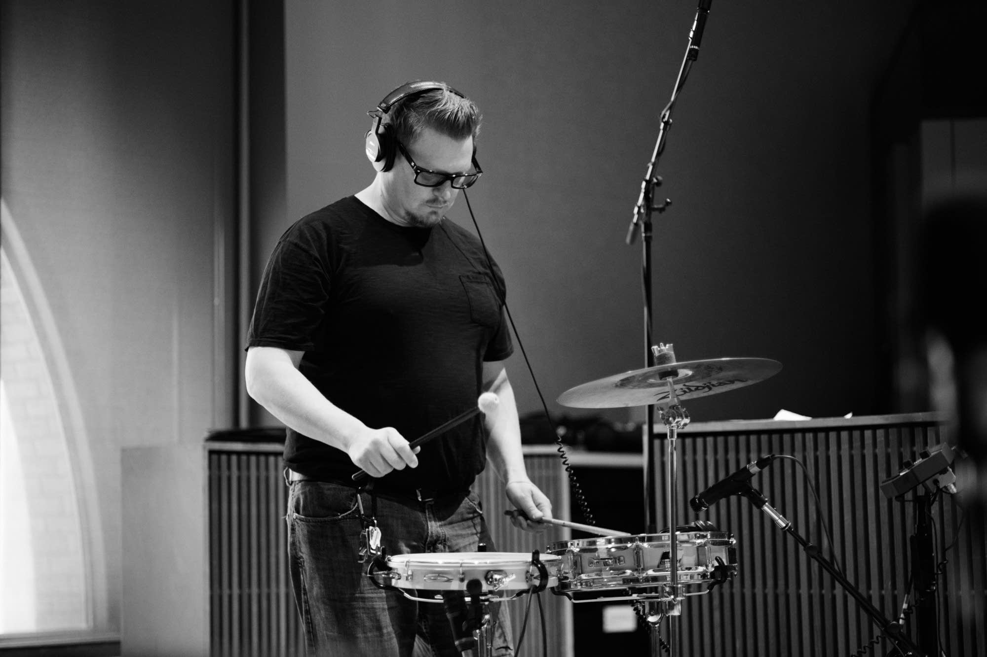 Erik Brandt and the Urban Hillbilly Quartet perform in the Radio ...