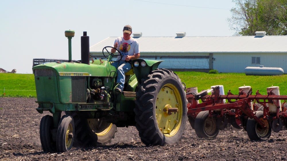 Government support could shift for farmers | MPR News