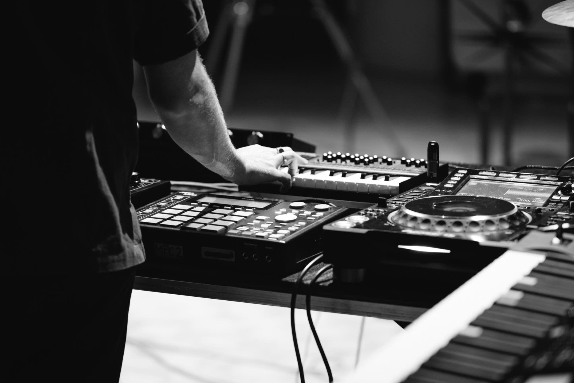 The xx perform tracks from their album 'I See You' | The Current