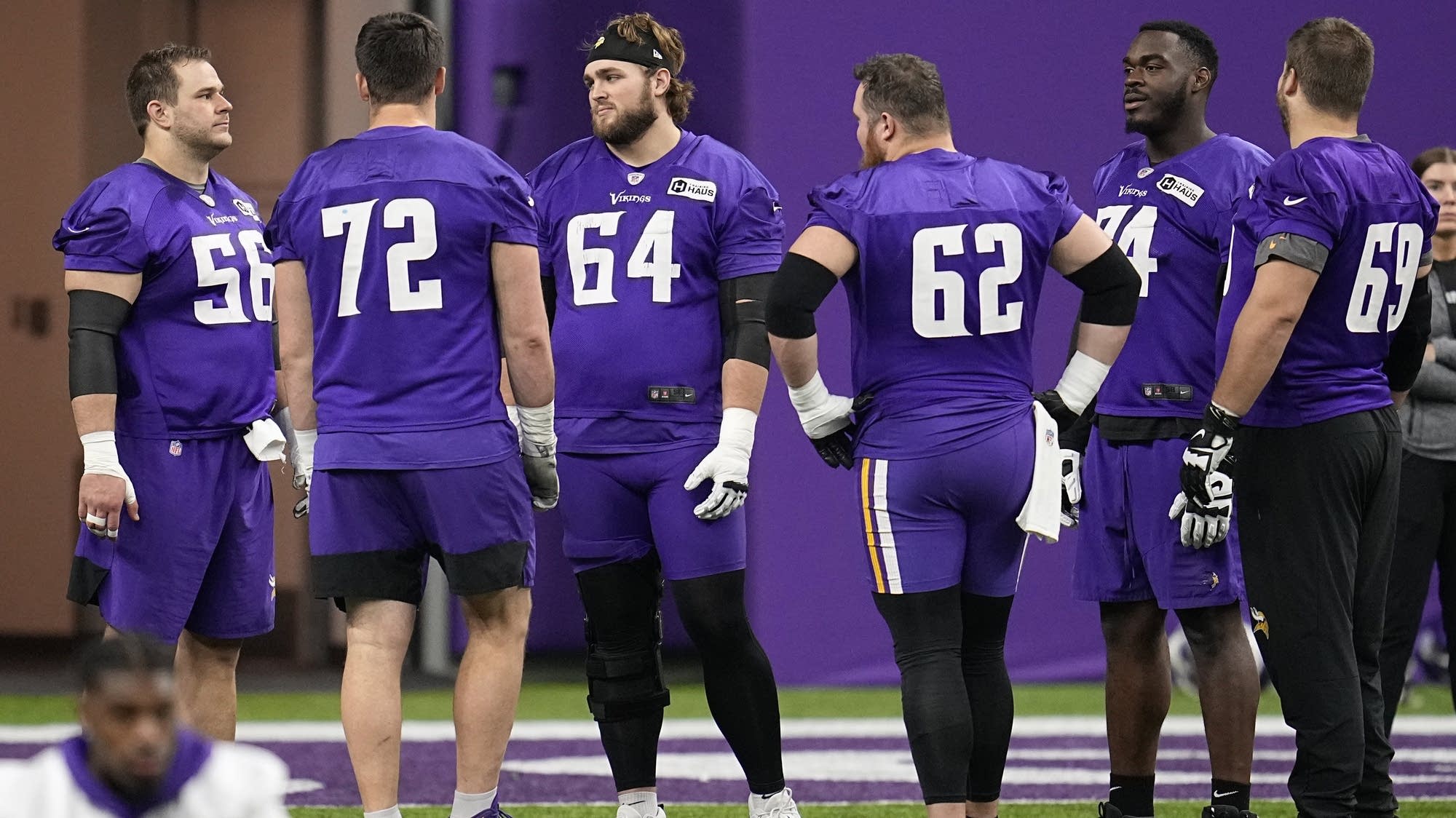 Vikings' offensive line in flux ahead of matchup with Giants | MPR News