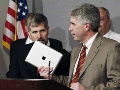 Clock ticks down to start of MNsure exchange | MPR News