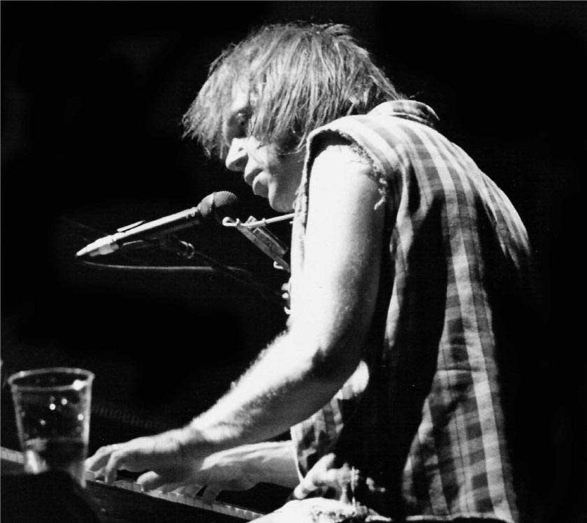 Today in Music History: Neil Young played SNL