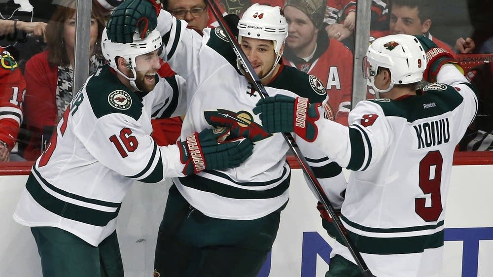Wild beat Blackhawks 2-1 to clinch playoff spot | MPR News