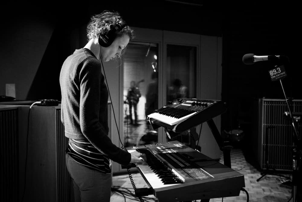 Gloss performs for The Local Show | The Current