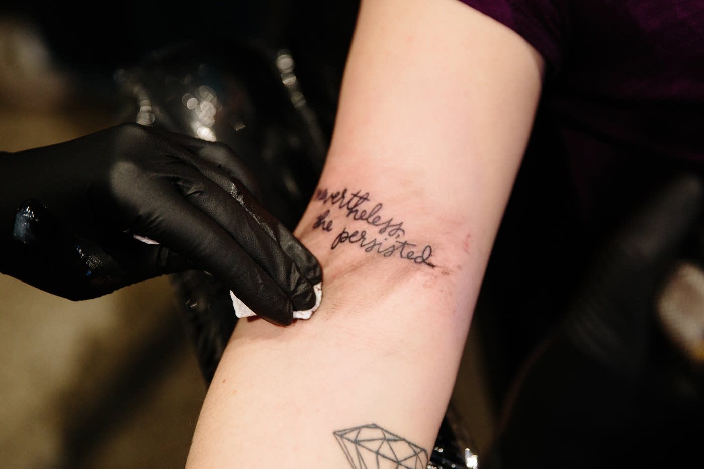 'She persisted': Women pack Mpls. tattoo shop for solidarity in ink ...