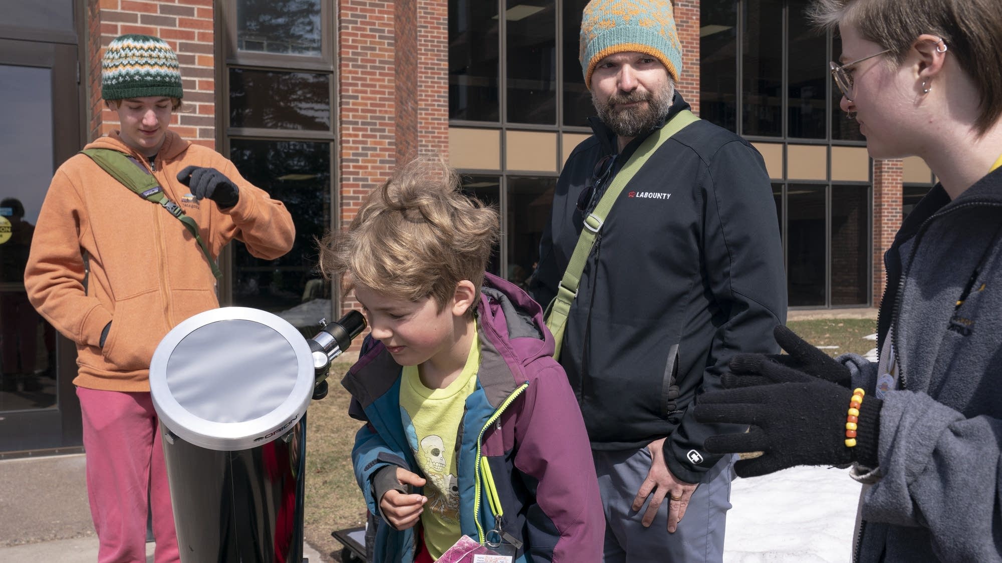 Photos: Astronomy day at UMD prepares visitors for eclipse | MPR News
