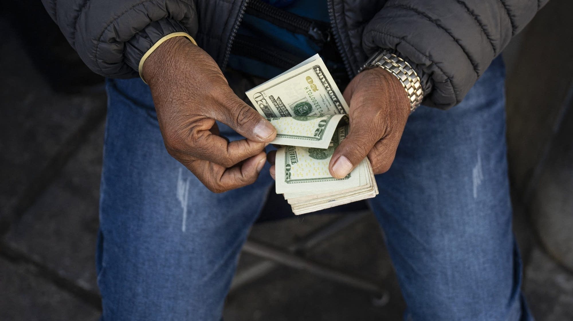 What's behind the rising value of the U.S. dollar? - Marketplace