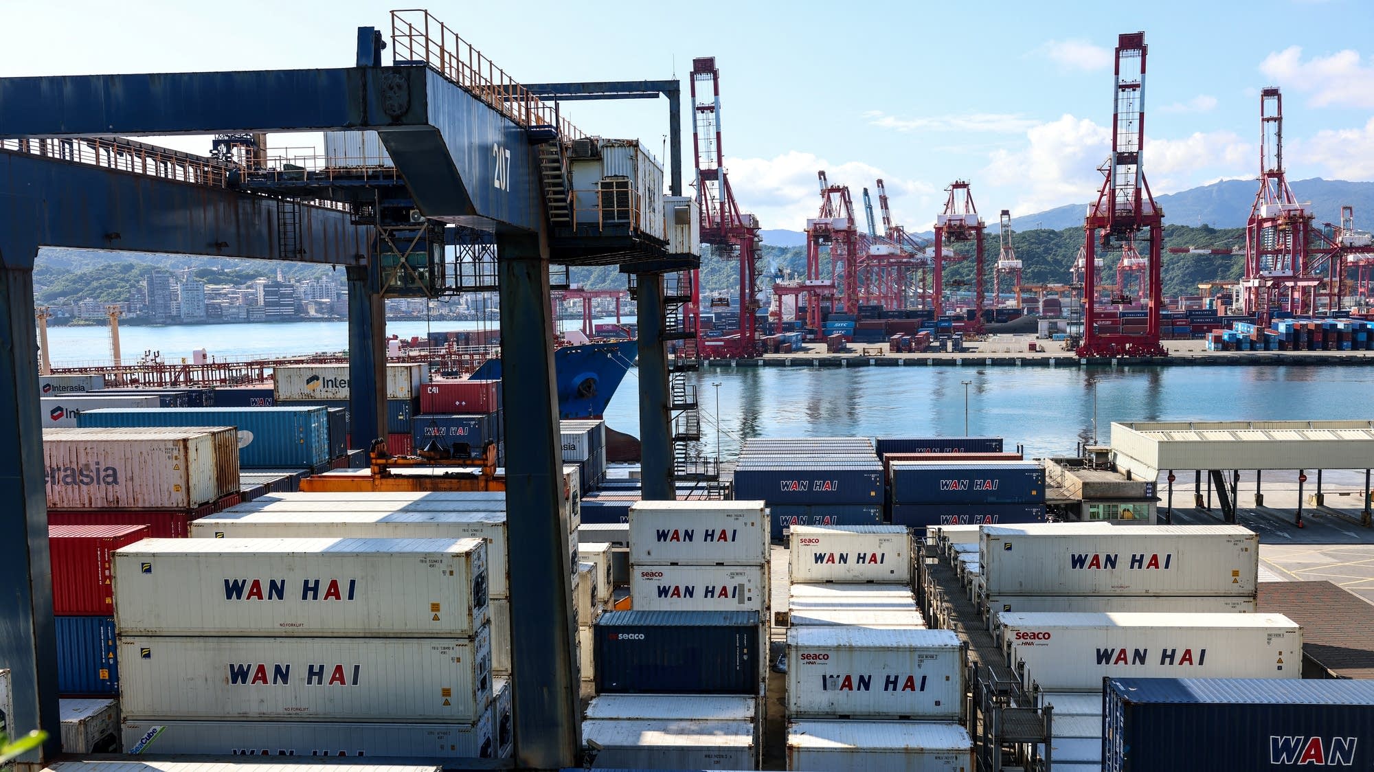 Expert: New tariff policy will be economic turning point for global ...