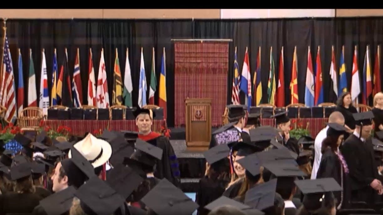 6 highlights from this year’s college commencement season | MPR News