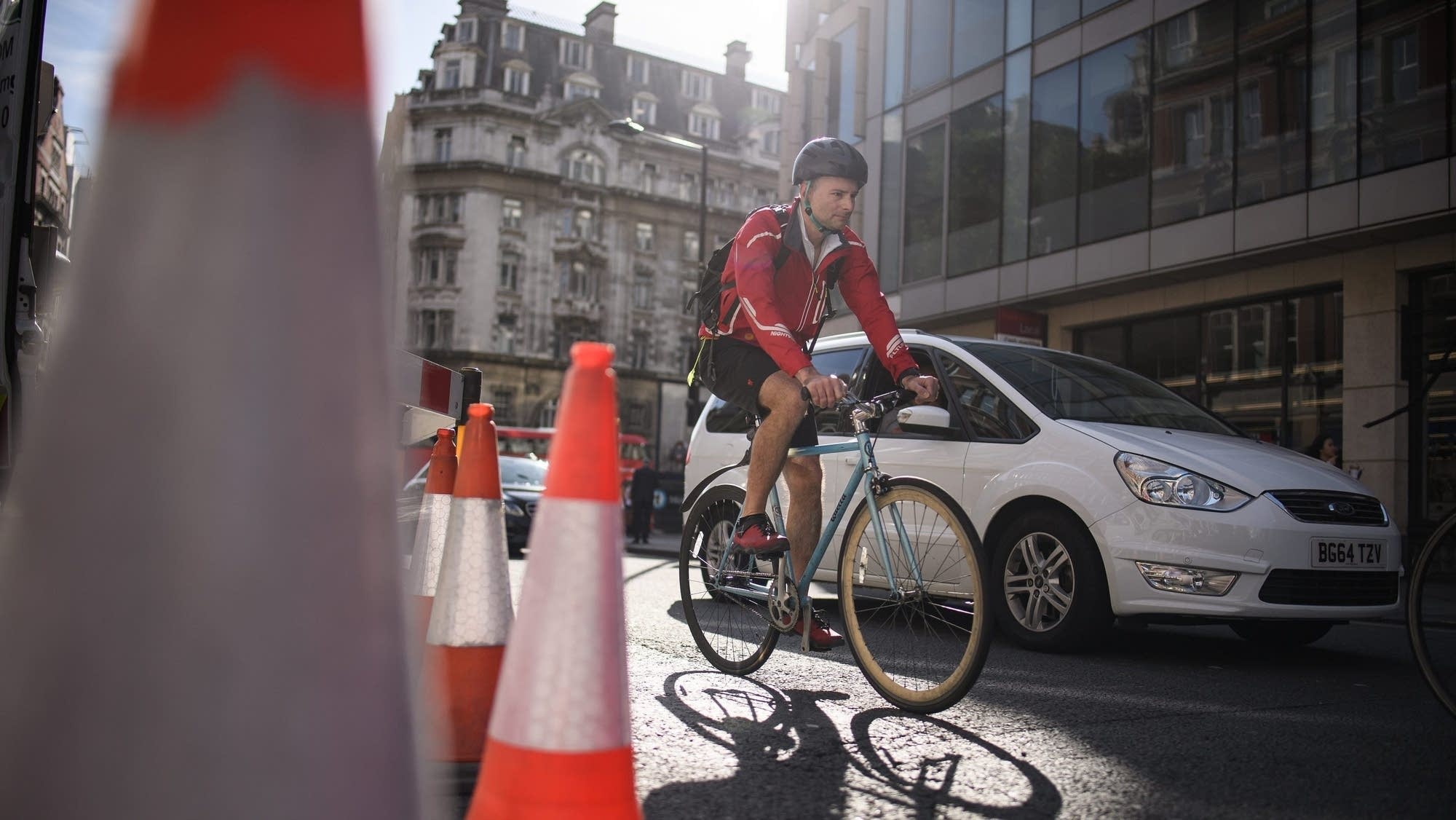 Biking in cities is more popular. Why aren't maps keeping up? - Marketplace