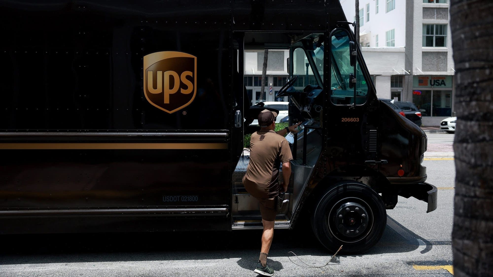 UPS grows "reverse logistics" business with Happy Returns buyout