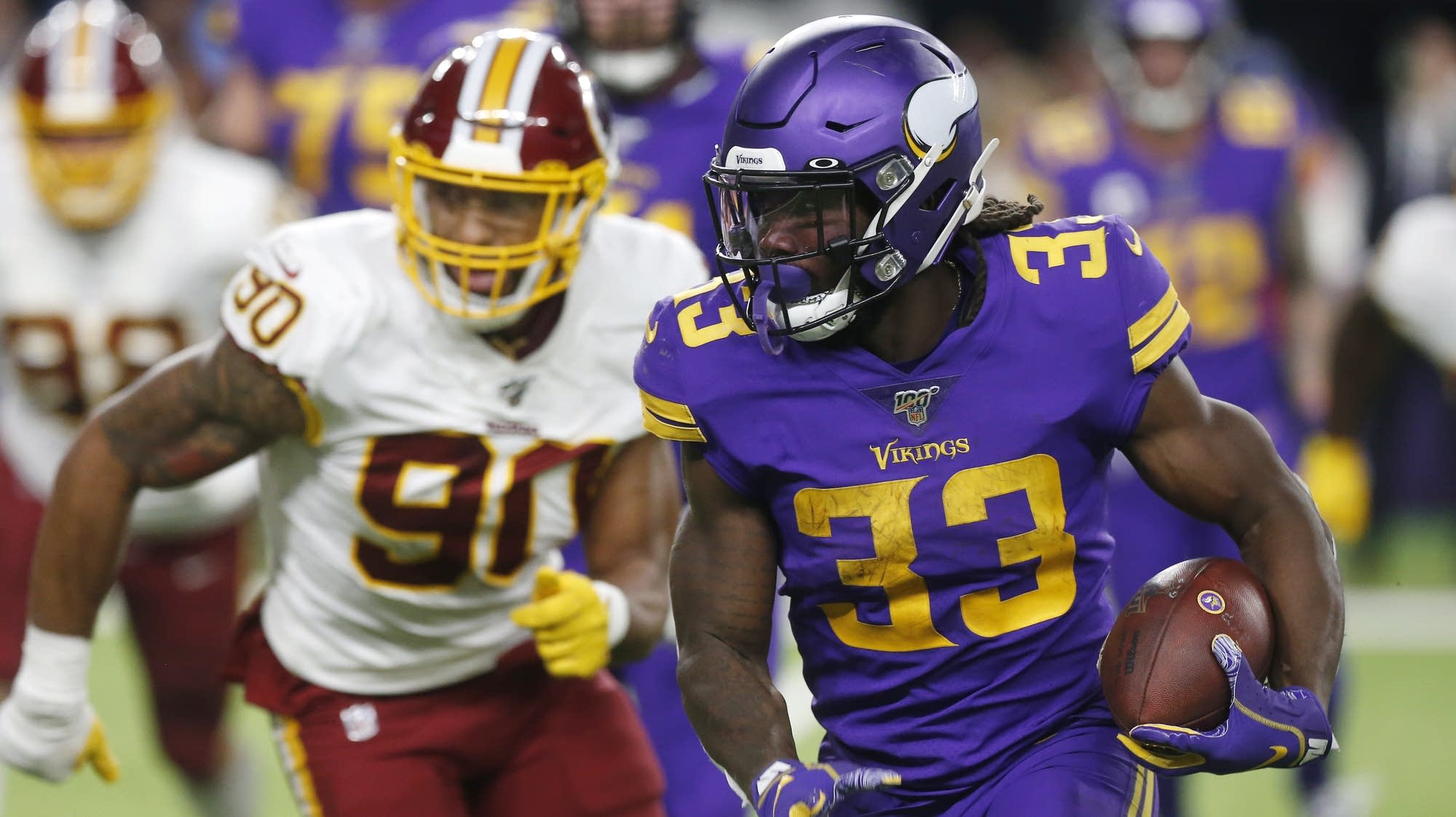Cook, Vikings wear down Washington 19-9 for 4th straight win | MPR News