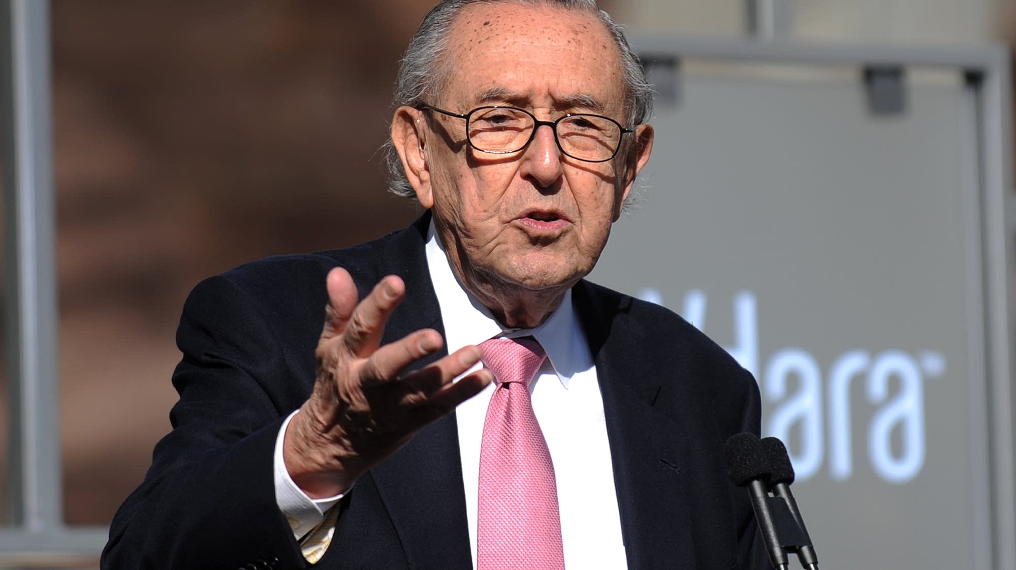 Cesar Pelli, architect of Wells Fargo Center and Minneapolis library ...