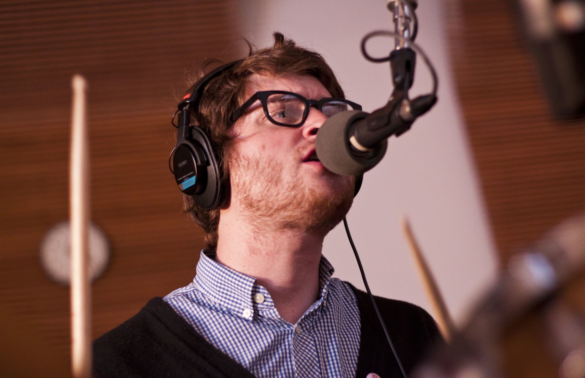 Telekinesis perform in The Current studios
