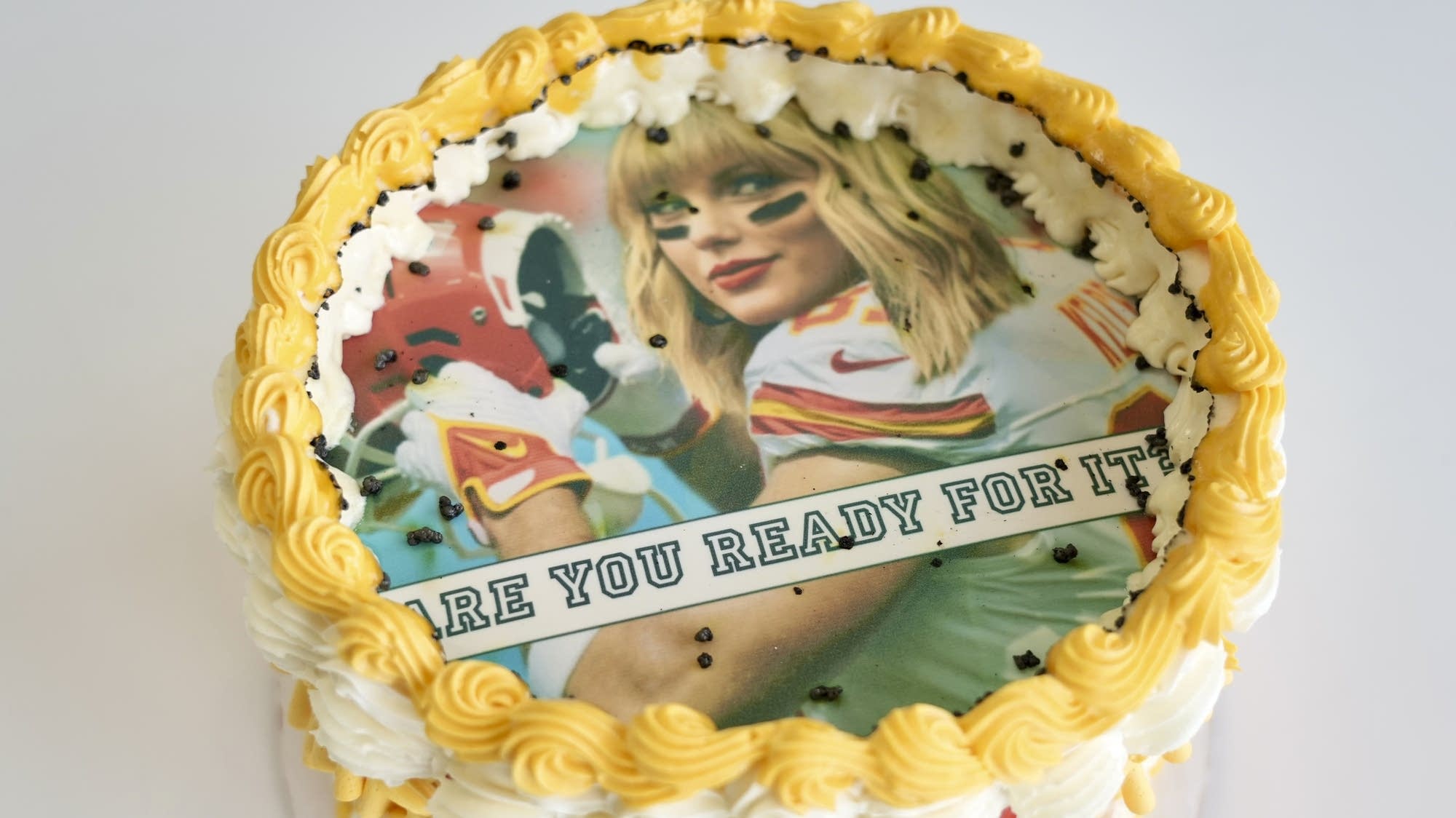 Travis Kelce, Taylor Swift merchandise selling like hotcakes ...