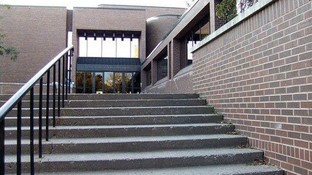 Why Gustavus thinks reading for fun isn't dead — just on hold | MPR News