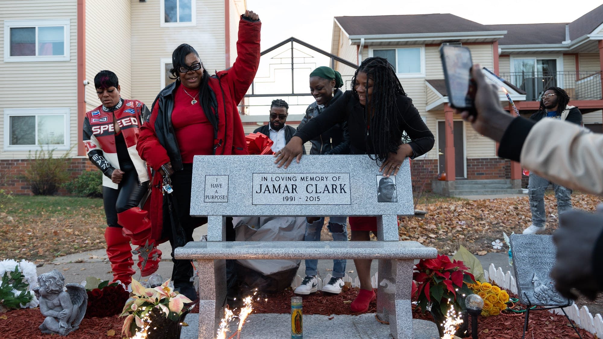 Family, activists mark 10 years since the police killing of Jamar Clark ...