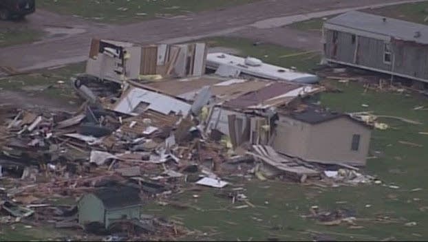 1 killed, 25 hurt after tornado levels Wis. mobile home park ...