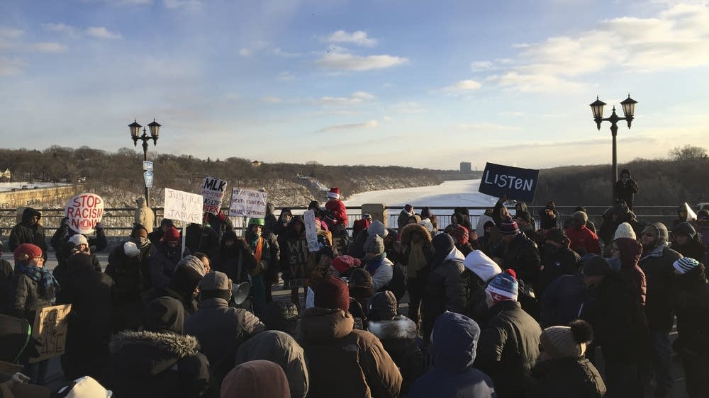 Police say cop who told drivers to run over protesters has resigned ...